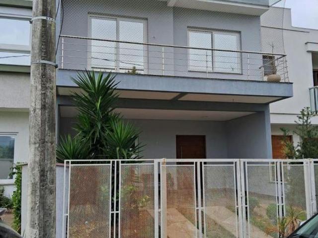 Casa à venda em Hipica com 220 m², 4 quartos, 4 suítes, 3 vagas