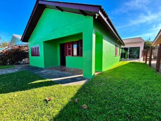 Casa à venda em Imbé – Balneário Mariluz Próxima ao mar, em região nobre e altamente valorizada!