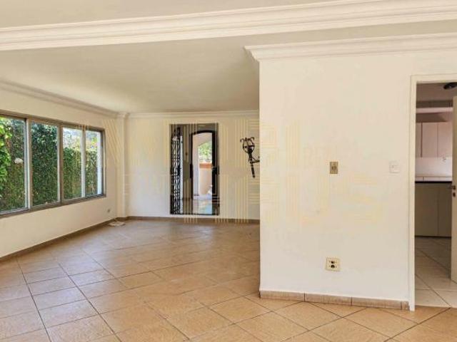 Casa à venda em Interlagos | 4 quartos
