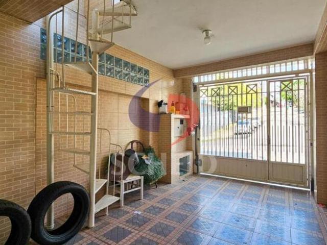 Casa a venda em Interlagos 04 quartos 3 banheiros 1 vaga ao lado da estação Primavera