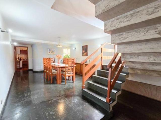 Casa à venda em Interlagos | 3 quartos / 3 suítes