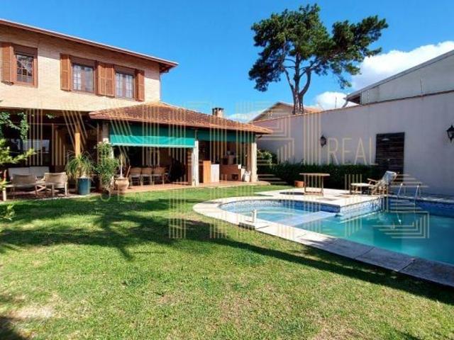 Casa à venda em Interlagos | 3 quartos / 3 suítes