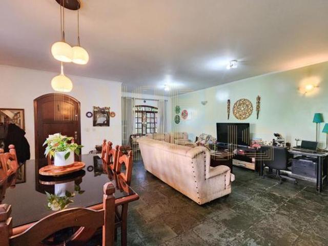 Casa à venda em Interlagos | 3 quartos