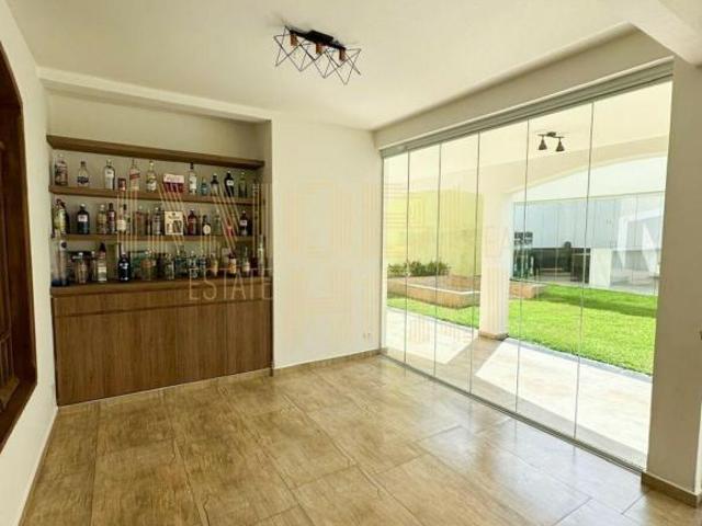 Casa à venda em Interlagos | Aceita permuta | 4 quartos / 4 suítes