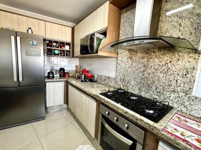 Casa à venda em Interlagos com 250m² construídos, 3 quartos 1 suíte e 3 vagas