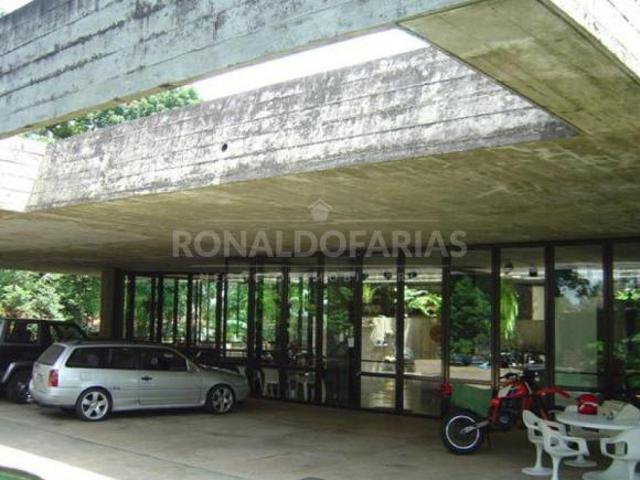Casa à Venda em Interlagos com 5 Dormitórios 3 Suítes e 20 Vagas de Garagem