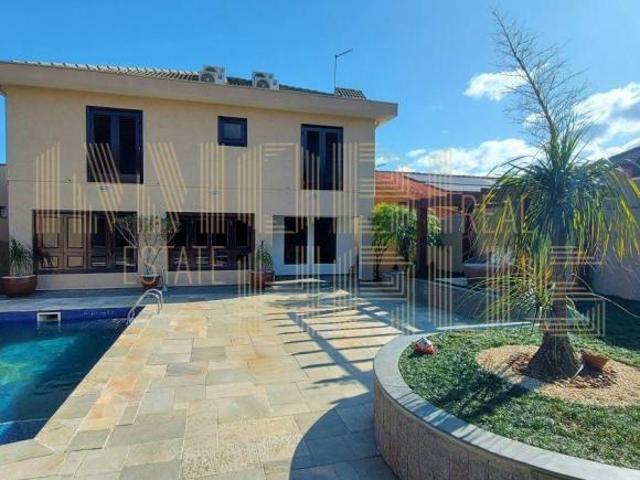 Casa à venda em Interlagos, São Paulo SP 4 quartos