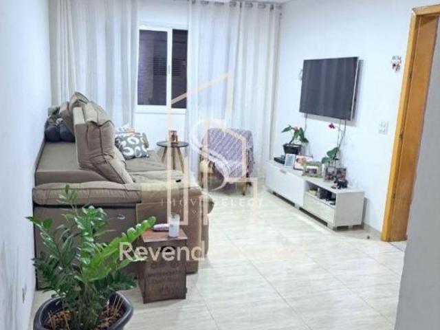 Casa à venda em Interlagos, SP: 3 quartos, 3 suítes, 5 banheiros, 2 vagas 160m