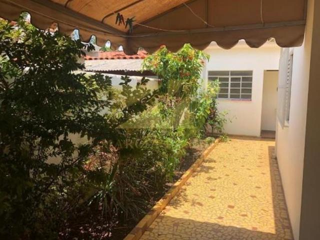 Casa à venda em Indaiatuba, Centro, com 2 quartos, com 185 m²