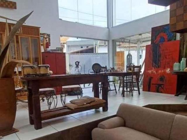 Casa à venda em Indaiatuba, Jardim Europa, com 3 quartos, com 224 m²