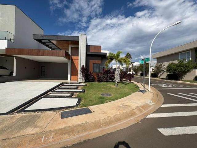 Casa à venda em Indaiatuba, Jardim Residencial Dona Lucilla, com 3 suítes, com 185 m²