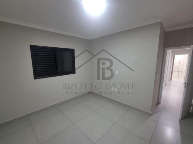 Casa à venda em Indaiatuba SP: 2 quartos, 1 suíte, 2 salas, 2 banheiros, 2 vagas de garagem, 125 m²