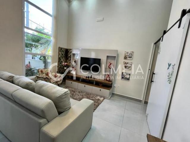 Casa à venda em Indaiatuba SP: 3 quartos, 1 suíte, 1 sala, 2 banheiros, 2 vagas de garagem, 105m²!