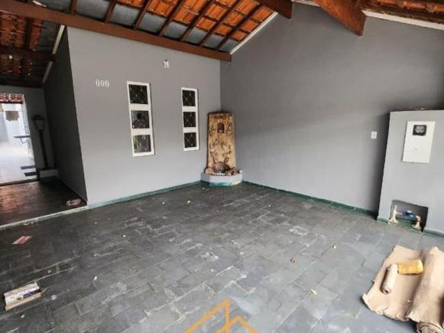 Casa à venda em Indaiatuba SP, bairro Jardim Alice: 2 quartos, 1 sala, 1 banheiro, 2 vagas, 96m². Im