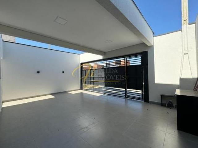 Casa à venda em Indaiatuba SP, bairro Jardim São Francisco: 3 quartos, 1 suíte, 2 salas, 2 banheiros