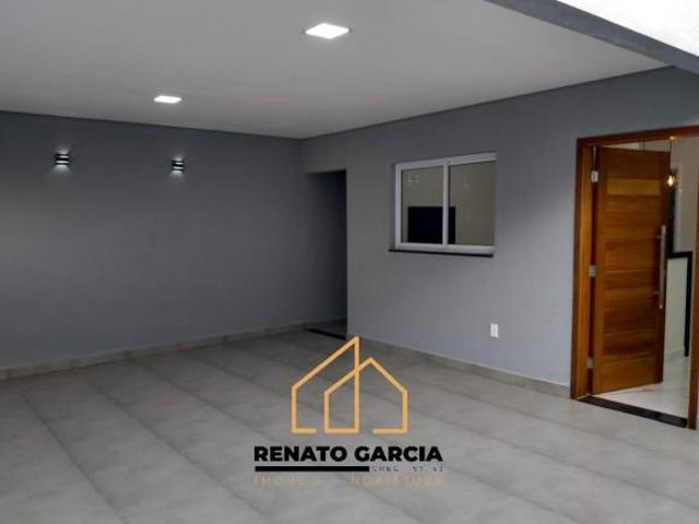 Casa à Venda em Indaiatuba SP no Parque Residencial Sabiás: 3 quartos, 1 suíte, 2 salas, 2 banheiros