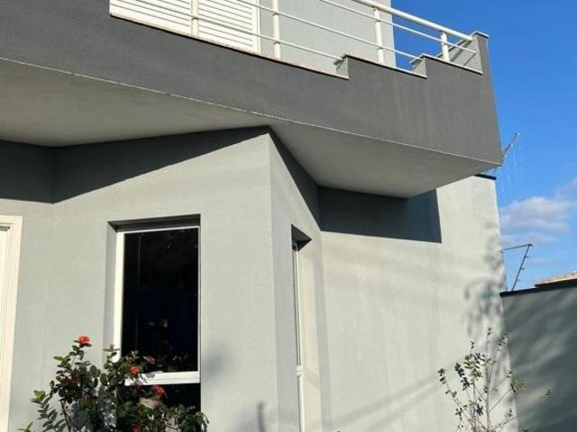 Casa à venda em Indaiatuba SP: Sobrado de 3 quartos com 2 suítes, 2 salas e 3 vagas de garagem no Ja