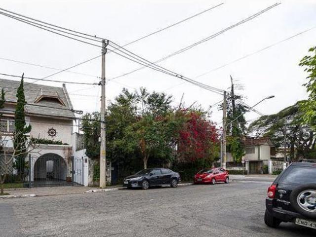Casa à Venda em Indianópolis