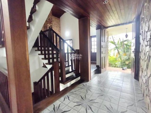 Casa à venda em Ingá Alto