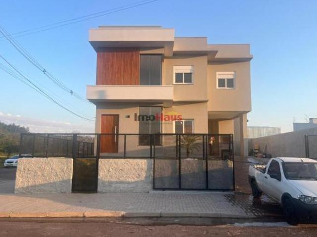 Sobrado à venda em Igrejinha Vila Nova. Oportunidade única!