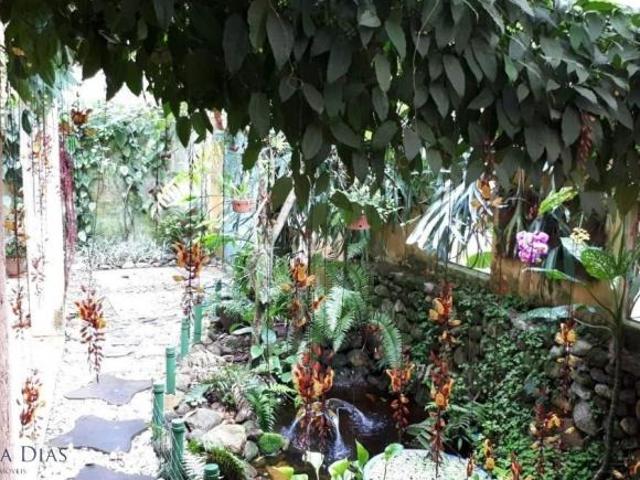 Casa à Venda em Ilhabela SP