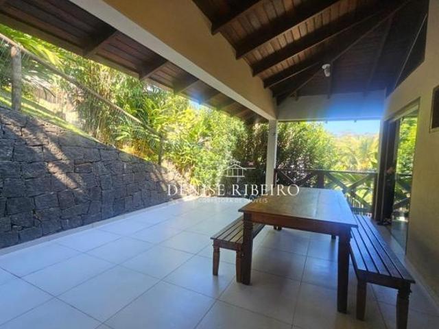 Casa à Venda em Ilhabela – Vista para o Mar na Região Sul