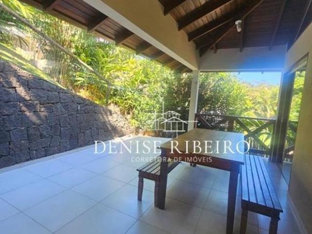 Casa à Venda em Ilhabela – Vista para o Mar na Região Sul
