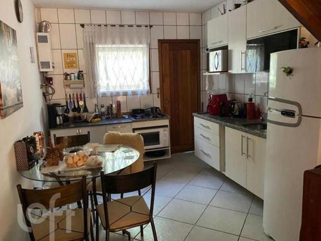 Casa à venda em Ipanema com 101 m², 2 quartos, 2 vagas