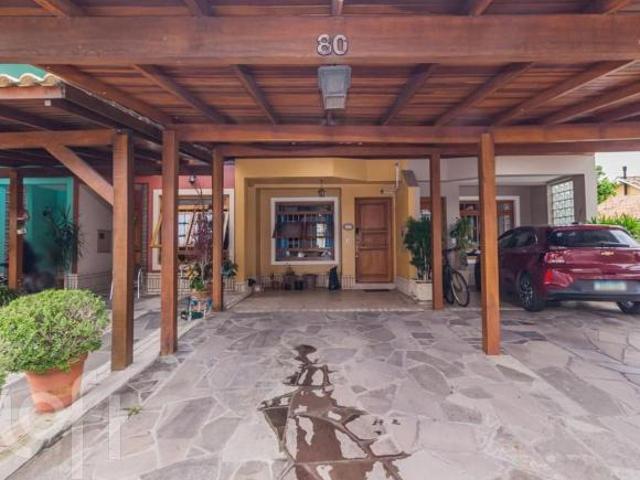 Casa à venda em Ipanema com 120 m², 3 quartos, 1 suíte, 2 vagas