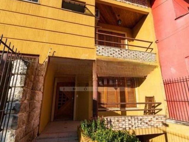 Casa à venda em Ipanema com 157 m², 3 quartos, 1 suíte, 2 vagas