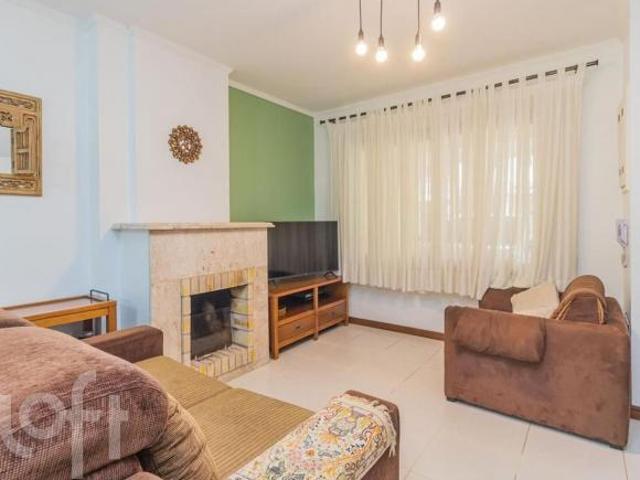 Casa à venda em Ipanema com 192 m², 3 quartos, 1 suíte, 2 vagas
