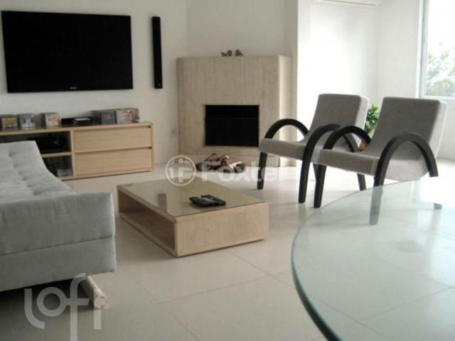 Casa à venda em Ipanema com 208 m², 3 quartos, 1 suíte, 2 vagas