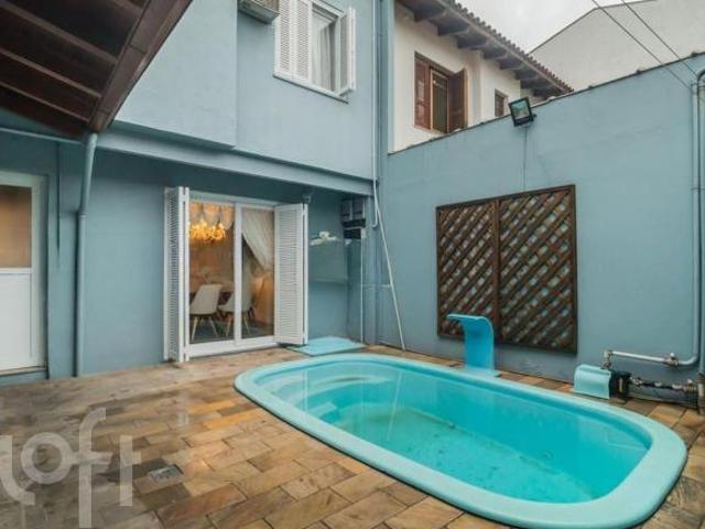 Casa à venda em Ipanema com 241 m², 4 quartos, 1 suíte, 2 vagas