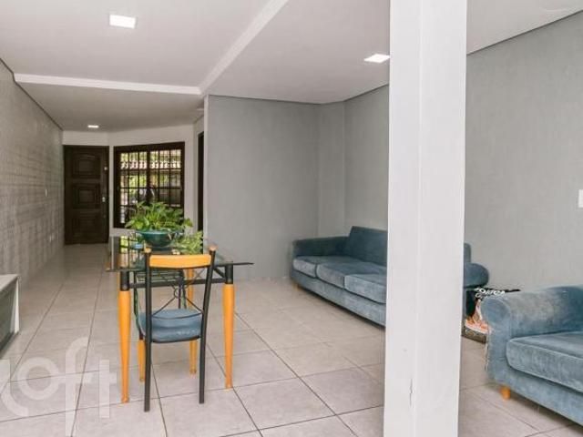 Casa à venda em Ipanema com 251 m², 3 quartos, 3 suítes, 2 vagas