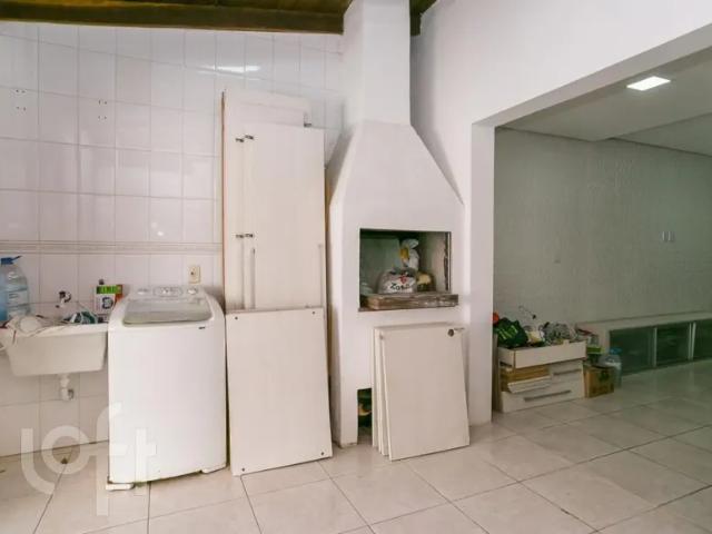 Casa à venda em Ipanema com 251 m², 3 quartos, 3 suítes, 2 vagas