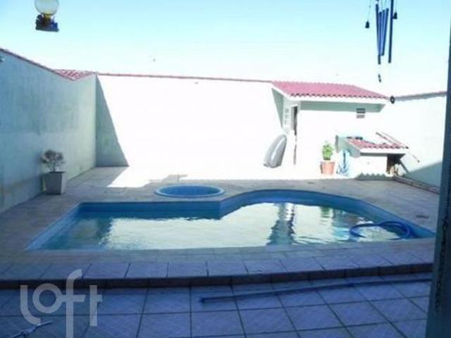 Casa à venda em Ipanema com 253 m², 3 quartos, 1 suíte, 3 vagas