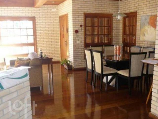 Casa à venda em Ipanema com 282 m², 3 quartos, 1 suíte, 3 vagas