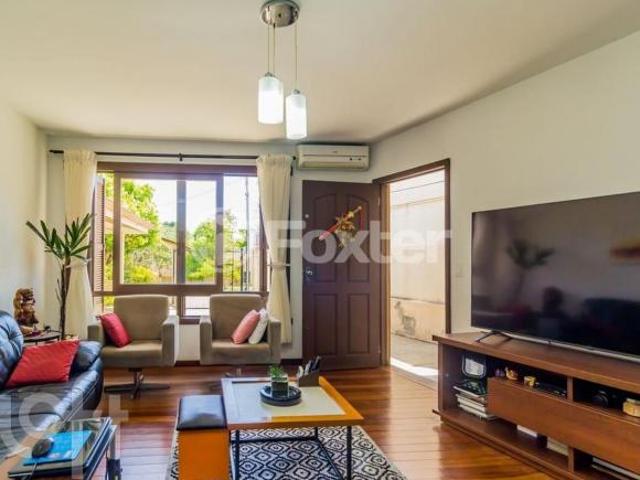 Casa à venda em Ipanema com 300 m², 3 quartos, 1 suíte, 5 vagas