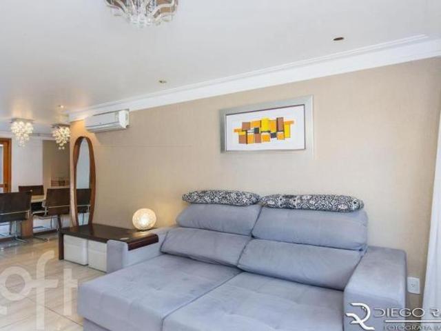 Casa à venda em Ipanema com 334 m², 4 quartos, 1 suíte, 2 vagas