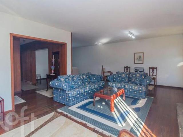 Casa à venda em Ipanema com 352 m², 4 quartos, 1 suíte, 3 vagas