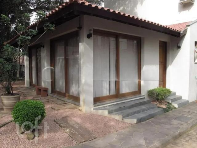 Casa à venda em Ipanema com 360 m², 3 quartos, 1 suíte, 3 vagas