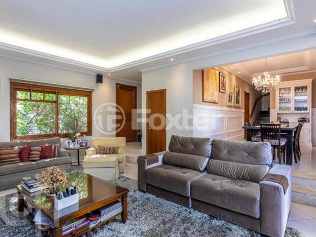 Casa à venda em Ipanema com 360 m², 3 quartos, 1 suíte, 3 vagas