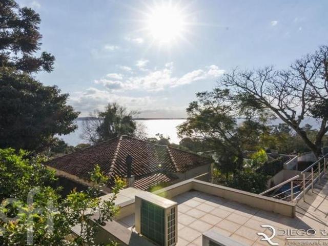 Casa à venda em Ipanema com 397 m², 3 quartos, 3 suítes, 3 vagas