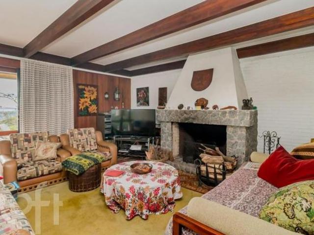 Casa à venda em Ipanema com 463 m², 4 quartos, 2 suítes, 6 vagas