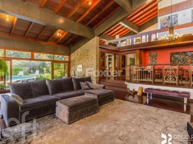 Casa à venda em Ipanema com 600 m², 4 quartos, 1 suíte, 4 vagas