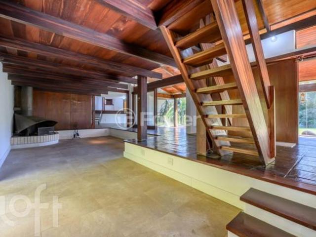 Casa à venda em Ipanema com 600 m², 4 quartos, 4 suítes, 6 vagas