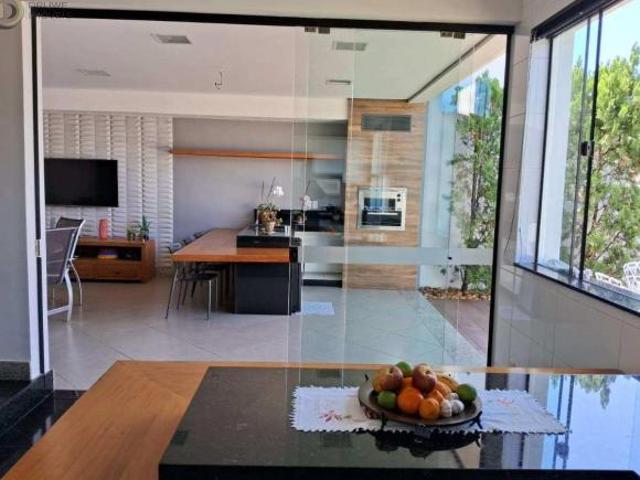 Casa à venda em Ipatinga, Cariru, com 3 quartos, 360m²