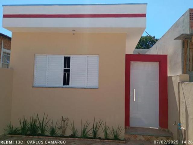 Casa à venda em Iperó, Centro 97m² Churrasqueira e Jardim