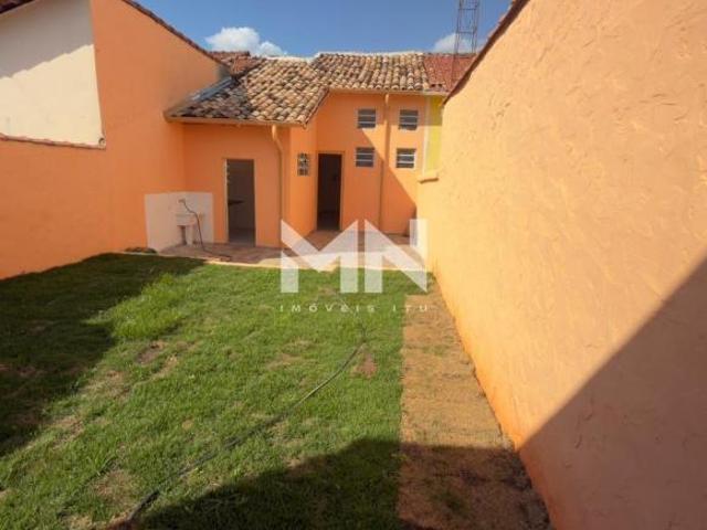 Casa à venda em Itu, Centro 3 Salas, Quintal e Financiamento Disponível