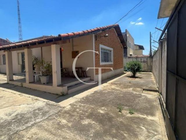 Casa à venda em Itu com 500 m² de terreno, área gourmet e aceita permuta de até 40%